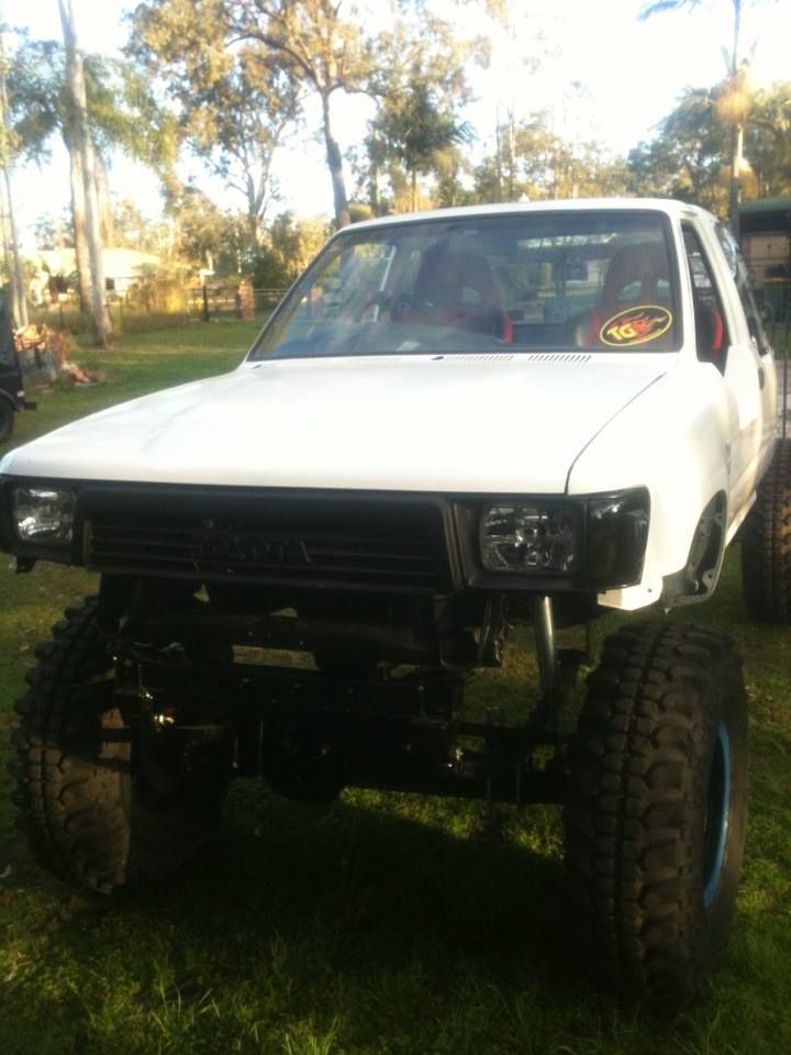 Chris's 89' Hilux Build from Oz | Pirate 4x4